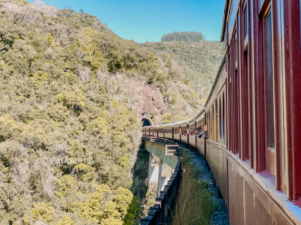 Trem dos Vales: Passeio de Trem mais bonito do Brasil!